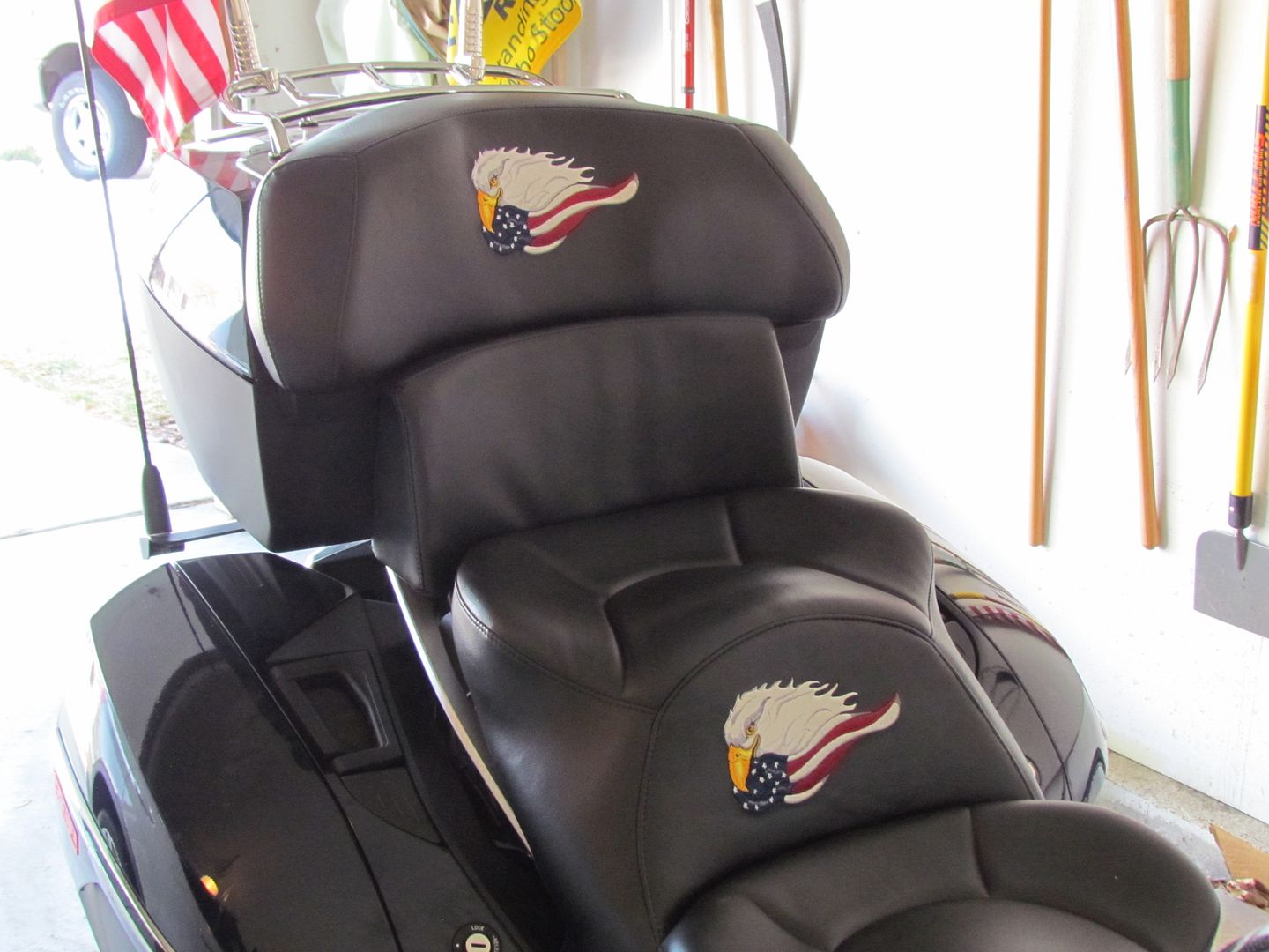 Customized top box/back rest | BMW K1600 Forum